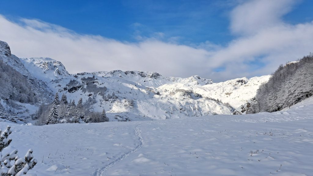 Treskavica - Mala Ćaba 2086, zimski uspon | Alma Mons Adventures